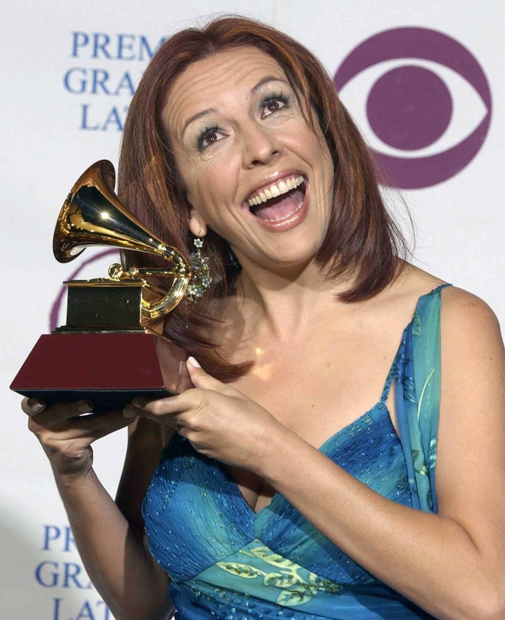 Albita Rodríguez recibe con emoción Premio a la Excelencia tras una ...