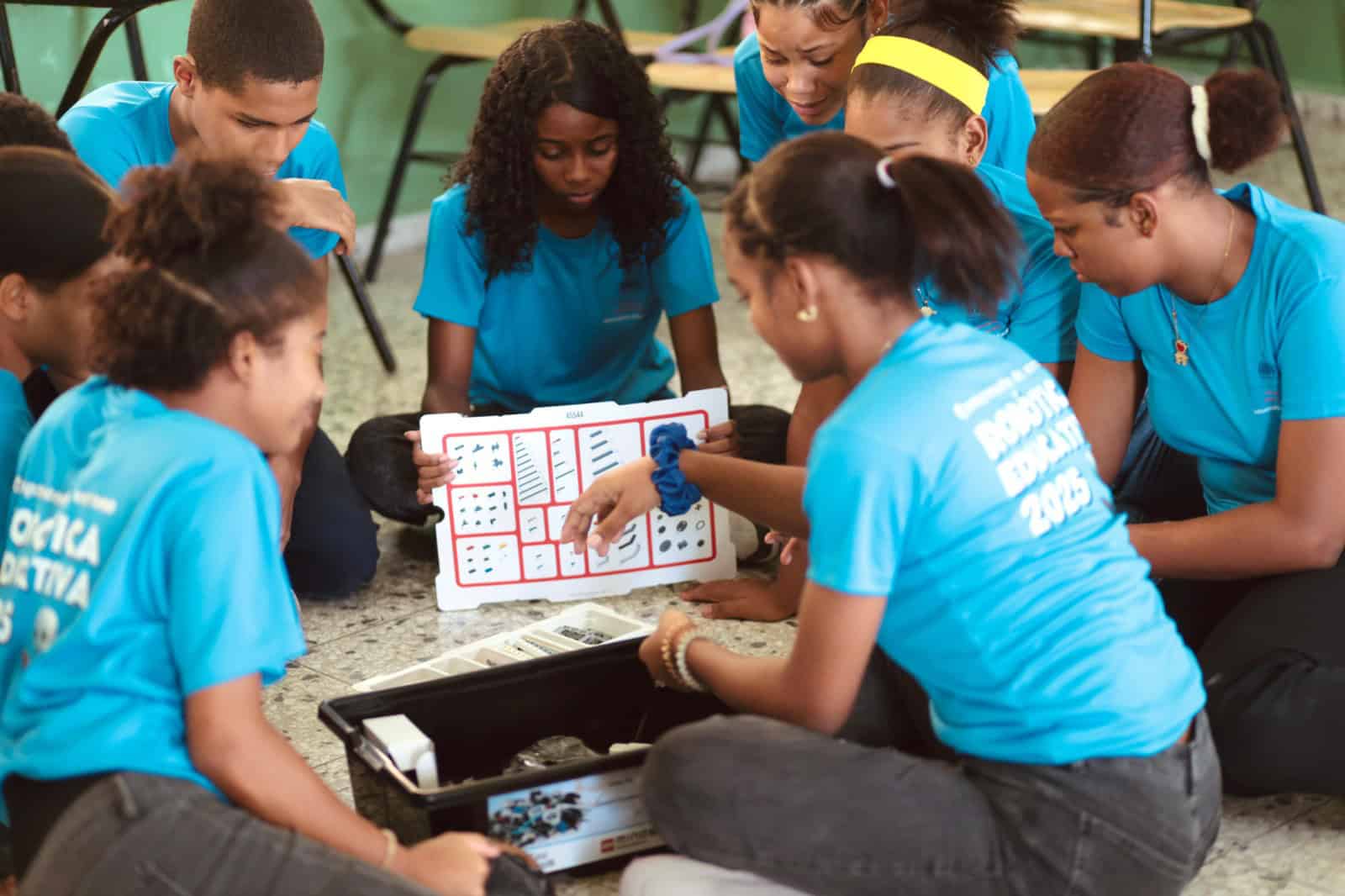 Minerd comienza el Campamento de Robótica 2025 en todo el país - RD Musica